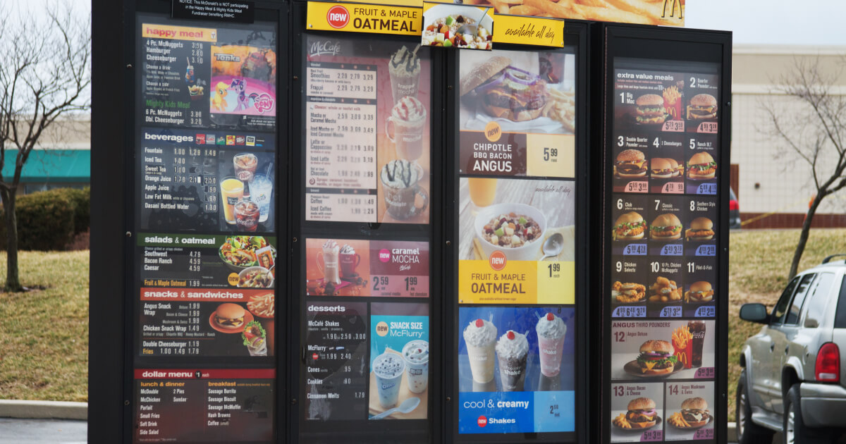 Drive-thru Digital Menu Boards: 7 Impressive Benefits
