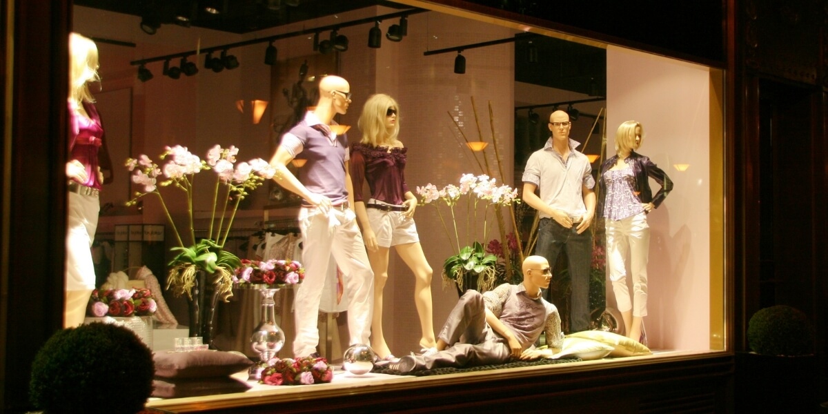 Boutique Window Display Ideas 11 Intriguing Examples Of Jewelry Store